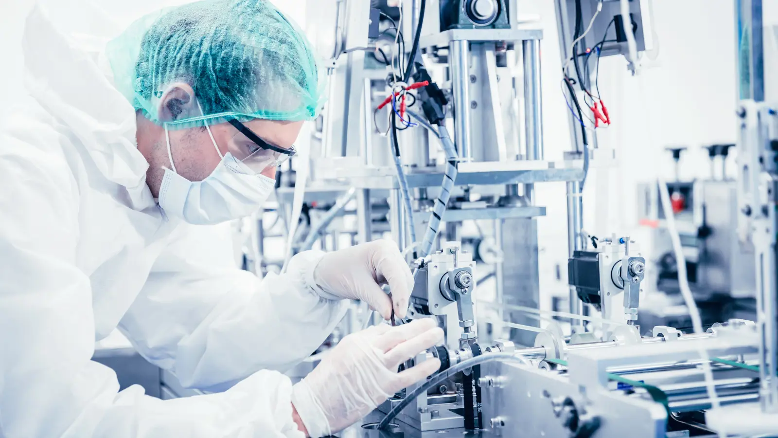 Revolutionizing Medical Device Manufacturing with Simulation Training